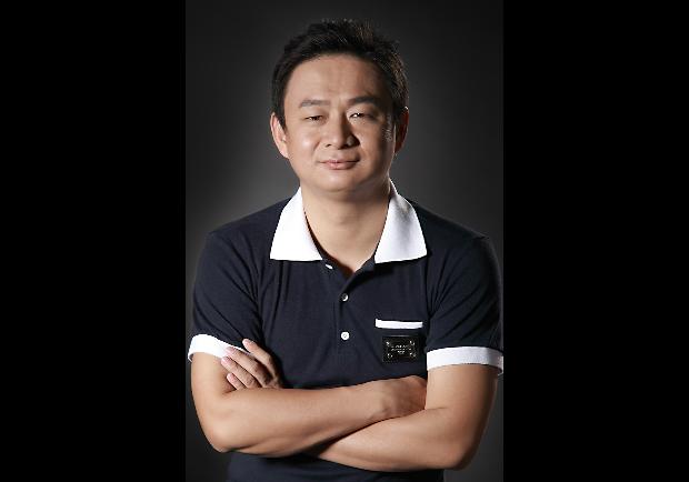 Chinês dono do app de pegação gay Grindr paga US$ 1,14 bi em divórcio ...